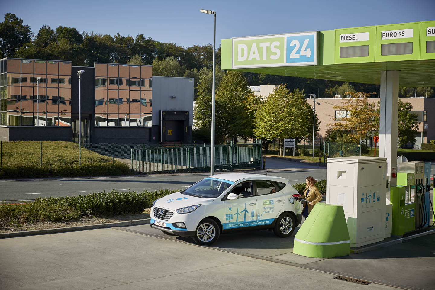 Eerste DATS 24-tankstation voor groene waterstof | Colruyt Group
