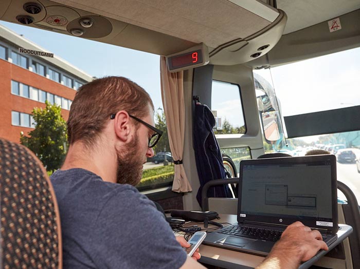 Commuting with the office bus | Colruyt Group
